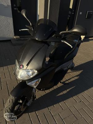 Black Gilera Runner 2006 in Kaunas, with an engine capacity of 0.05 L and mileage of 0 thousand km for 1500 €, photo 3 on AUTOMOTO.COM.LV