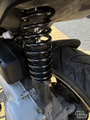 Black Gilera Runner 2006 in Kaunas, with an engine capacity of 0.05 L and mileage of 0 thousand km for 1500 €, photo 9 on AUTOMOTO.COM.LV