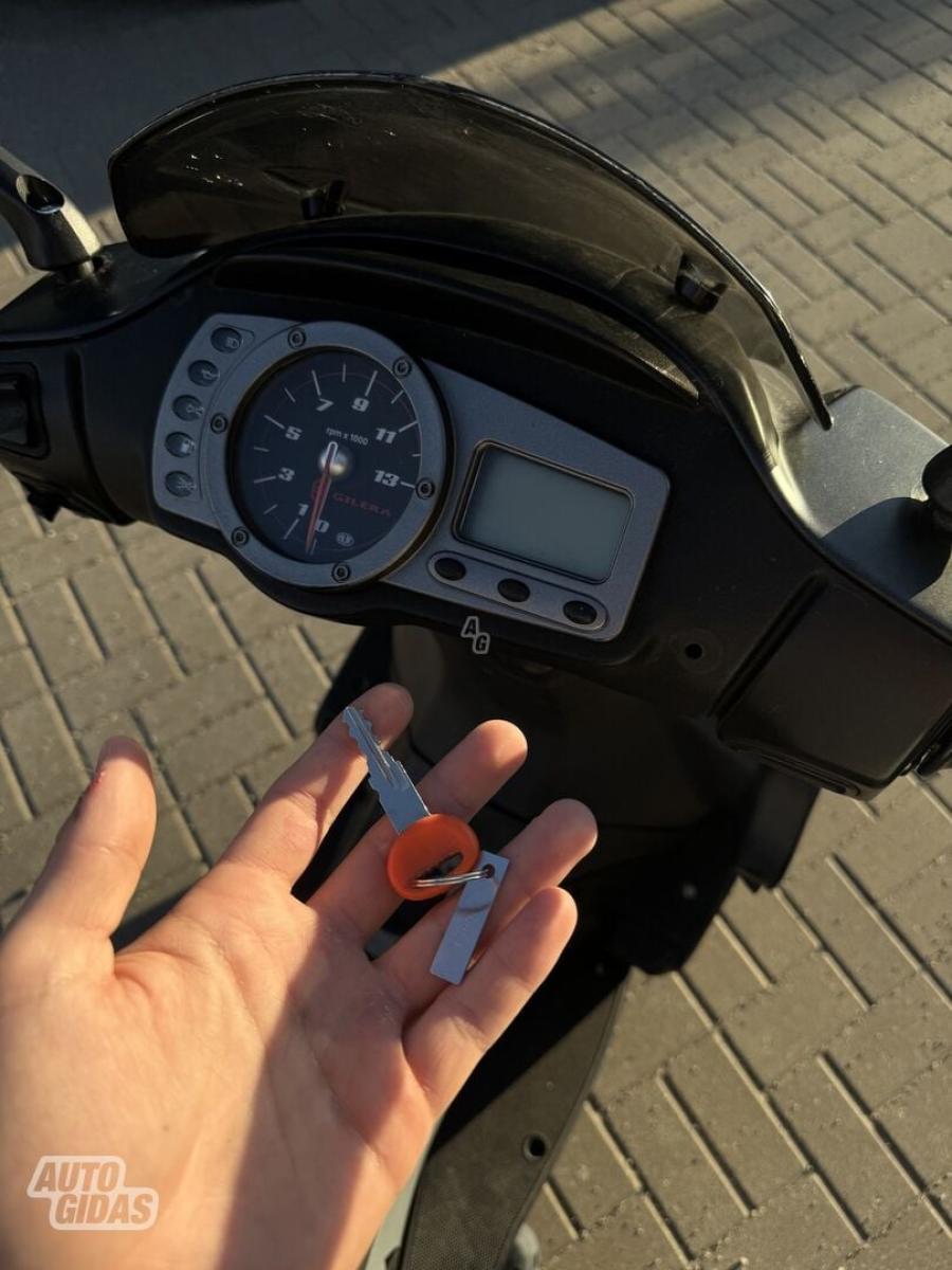 Black Gilera Runner 2006 in Kaunas, with an engine capacity of 0.05 L and mileage of 0 thousand km for 1500 €, photo 16 on AUTOMOTO.COM.LV