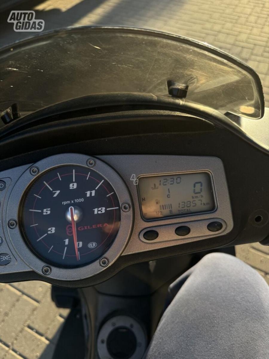 Black Gilera Runner 2006 in Kaunas, with an engine capacity of 0.05 L and mileage of 0 thousand km for 1500 €, photo 18 on AUTOMOTO.COM.LV