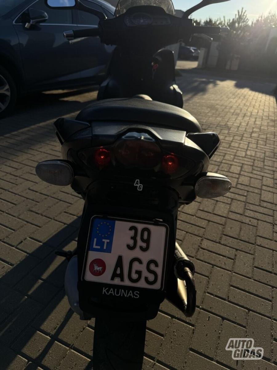 Black Gilera Runner 2006 in Kaunas, with an engine capacity of 0.05 L and mileage of 0 thousand km for 1500 €, photo 19 on AUTOMOTO.COM.LV
