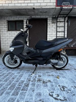 Melns Gilera Runner 2008 Kauņa, ar dzinēja tilpumu 0.07 L un nobraukumu 0 tūkst. km par 1300 €, foto 3 vietnē AUTOMOTO.COM.LV