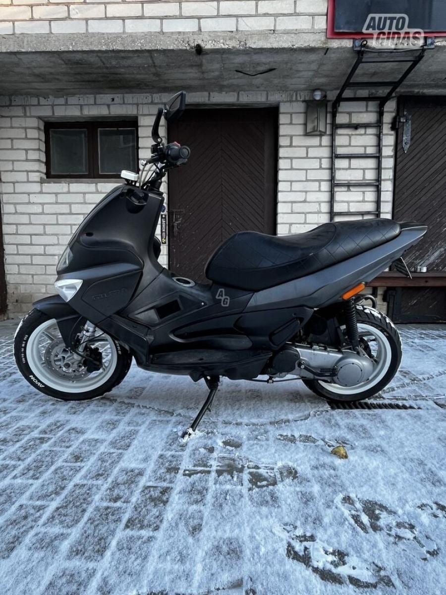 Melns Gilera Runner 2008 Kauņa, ar dzinēja tilpumu 0.07 L un nobraukumu 0 tūkst. km par 1300 €, foto 3 vietnē AUTOMOTO.COM.LV