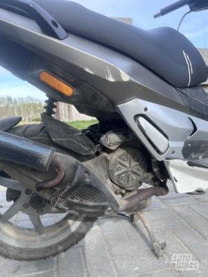 Black Gilera Runner 2008 in Telschi, with an engine capacity of 0.05 L and mileage of 10 thousand km for 550 €, photo 4 on AUTOMOTO.COM.LV