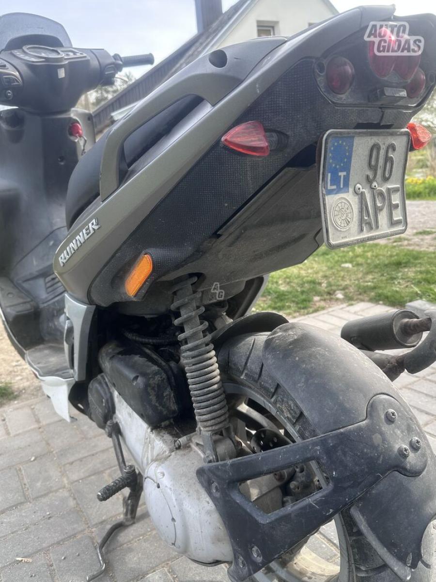 Black Gilera Runner 2008 in Telschi, with an engine capacity of 0.05 L and mileage of 10 thousand km for 550 €, photo 7 on AUTOMOTO.COM.LV