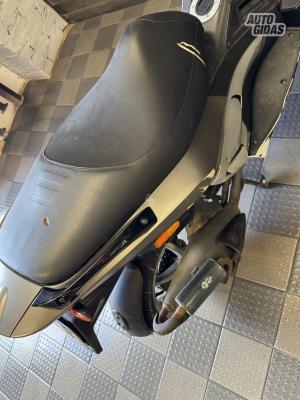 Black Gilera Runner 2008 in Mazeikiai, with an engine capacity of 0.05 L and mileage of 0 thousand km for 935 €, photo 10 on AUTOMOTO.COM.LV