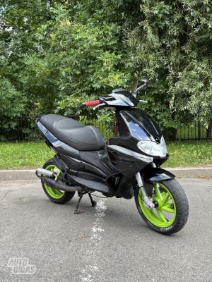 Black Gilera Runner 2008 in Vilnius, with an engine capacity of 0.05 L and mileage of 14 thousand km for 1300 €, photo  on AUTOMOTO.COM.LV