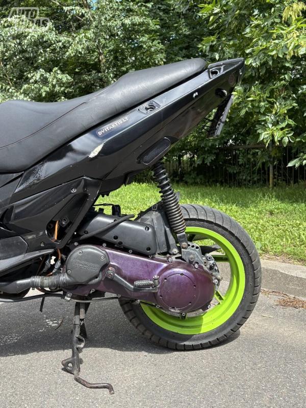 Black Gilera Runner 2008 in Vilnius, with an engine capacity of 0.05 L and mileage of 14 thousand km for 1300 €, photo 8 on AUTOMOTO.COM.LV
