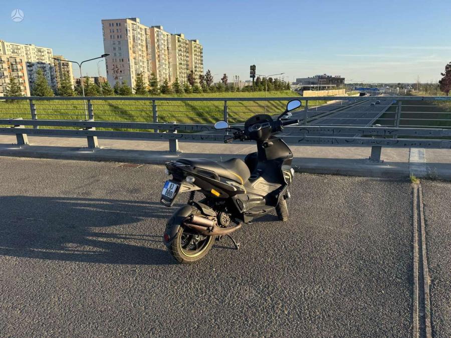 Melns Gilera Runner 2012 Viļņa, ar dzinēja tilpumu 49.00 L un nobraukumu 23 tūkst. km par 1100 €, foto 6 vietnē AUTOMOTO.COM.LV