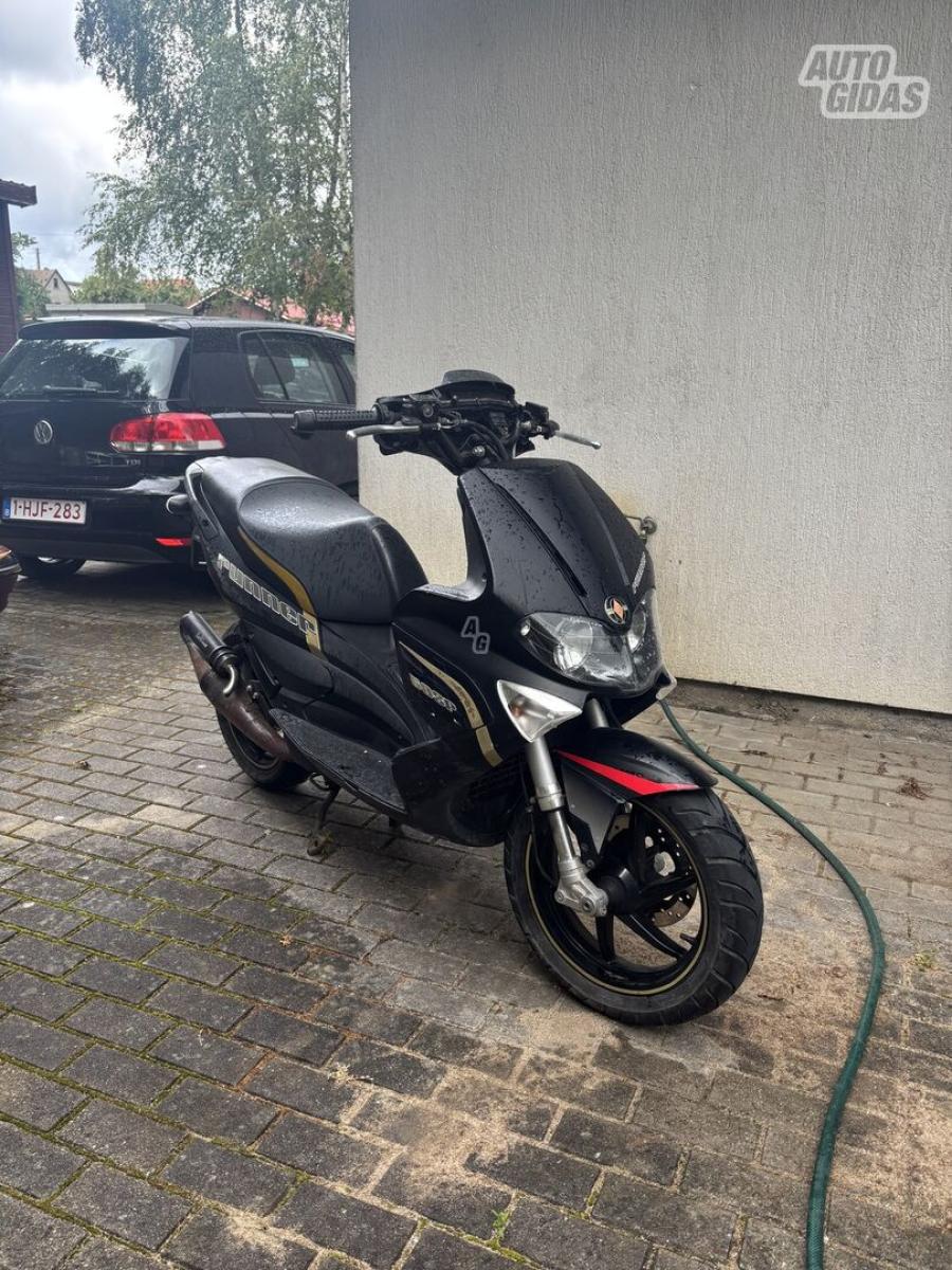 Melns Gilera Runner 2012 Klaipėda, ar dzinēja tilpumu 0.05 L un nobraukumu 10 tūkst. km par 800 €, foto 1 vietnē AUTOMOTO.COM.LV