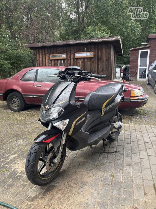 Melns Gilera Runner 2012 Klaipėda, ar dzinēja tilpumu 0.05 L un nobraukumu 10 tūkst. km par 800 €, foto 2 vietnē AUTOMOTO.COM.LV