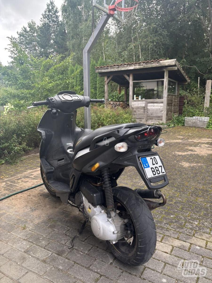 Melns Gilera Runner 2012 Klaipėda, ar dzinēja tilpumu 0.05 L un nobraukumu 10 tūkst. km par 800 €, foto 6 vietnē AUTOMOTO.COM.LV