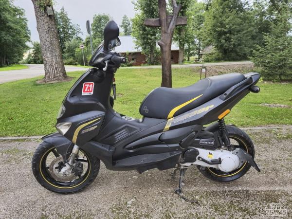 Melns Gilera Runner 2014 Šakiai, ar dzinēja tilpumu 0.05 L un nobraukumu 15 tūkst. km par 1900 €, foto 1 vietnē AUTOMOTO.COM.LV