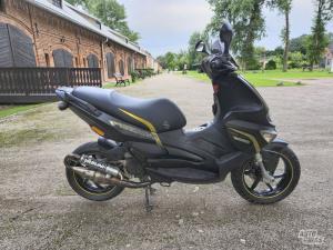 Melns Gilera Runner 2014 Šakiai, ar dzinēja tilpumu 0.05 L un nobraukumu 15 tūkst. km par 1900 €, foto 3 vietnē AUTOMOTO.COM.LV