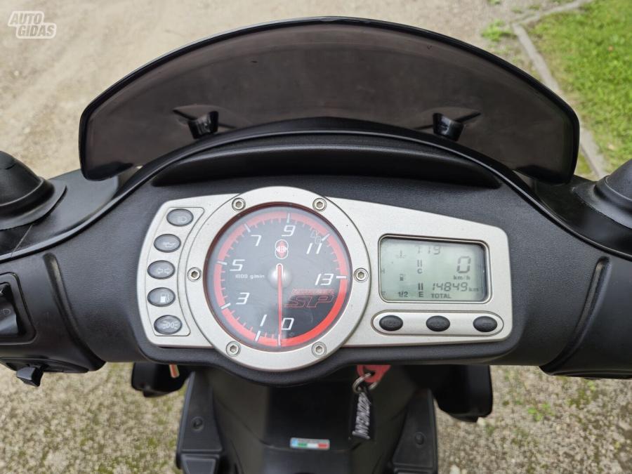 Melns Gilera Runner 2014 Šakiai, ar dzinēja tilpumu 0.05 L un nobraukumu 15 tūkst. km par 1900 €, foto 9 vietnē AUTOMOTO.COM.LV