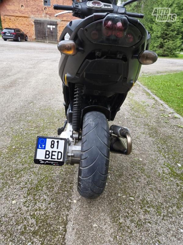 Melns Gilera Runner 2014 Šakiai, ar dzinēja tilpumu 0.05 L un nobraukumu 15 tūkst. km par 1900 €, foto 10 vietnē AUTOMOTO.COM.LV