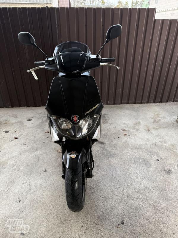 Black Gilera Runner 2016 in Kaunas, with an engine capacity of 0.05 L and mileage of 8 thousand km for 1750 €, photo 10 on AUTOMOTO.COM.LV