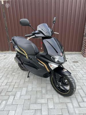 Черный Gilera Runner 2016 в Каунас, объемом двигателя 49.00 л и пробегом 8 тыс. км за 1450 €, фото  на AUTOMOTO.COM.LV
