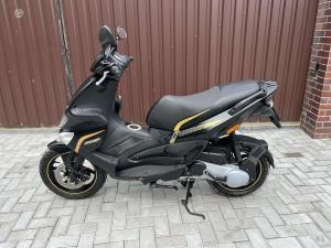 Черный Gilera Runner 2016 в Каунас, объемом двигателя 49.00 л и пробегом 8 тыс. км за 1450 €, фото 6 на AUTOMOTO.COM.LV