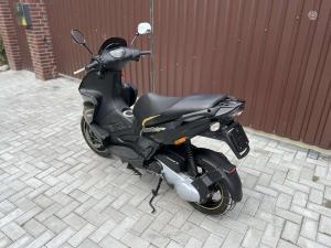 Черный Gilera Runner 2016 в Каунас, объемом двигателя 49.00 л и пробегом 8 тыс. км за 1450 €, фото 8 на AUTOMOTO.COM.LV