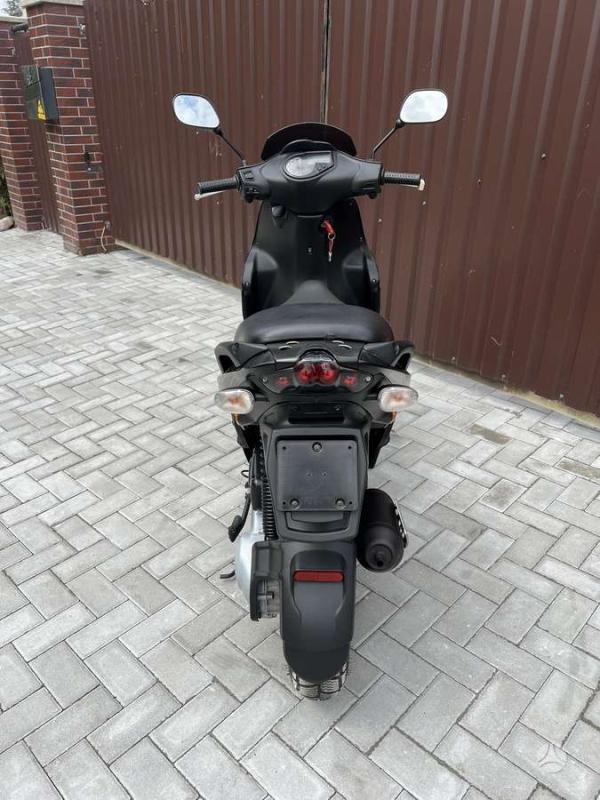 Melns Gilera Runner 2016 Kauņa, ar dzinēja tilpumu 49.00 L un nobraukumu 8 tūkst. km par 1450 €, foto 8 vietnē AUTOMOTO.COM.LV