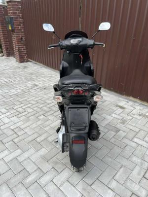 Черный Gilera Runner 2016 в Каунас, объемом двигателя 49.00 л и пробегом 8 тыс. км за 1450 €, фото 9 на AUTOMOTO.COM.LV