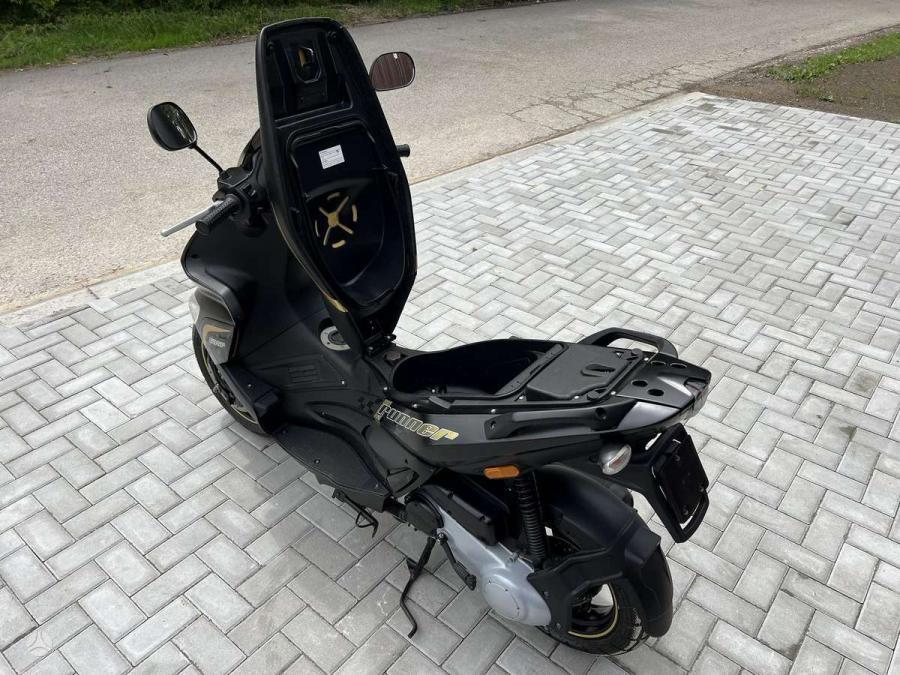 Черный Gilera Runner 2016 в Каунас, объемом двигателя 49.00 л и пробегом 8 тыс. км за 1450 €, фото 13 на AUTOMOTO.COM.LV