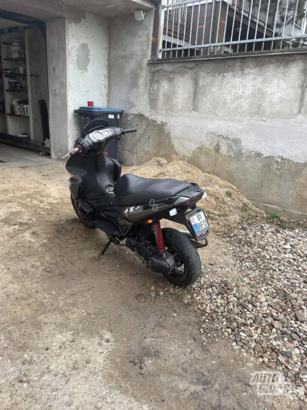 Grey Gilera Runner 2003 in Vilnius, with an engine capacity of 0.05 L and mileage of 64 thousand km for 700 €, photo 5 on AUTOMOTO.COM.LV