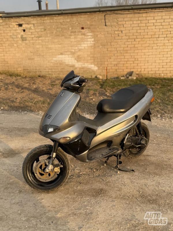 Grey Gilera Runner 2003 in Pasvalys, with an engine capacity of 0.05 L and mileage of 24 thousand km for 800 €, photo 6 on AUTOMOTO.COM.LV