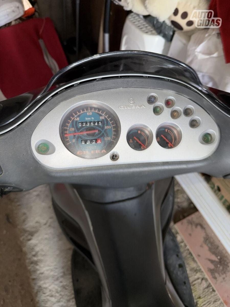 Grey Gilera Runner 2003 in Pasvalys, with an engine capacity of 0.05 L and mileage of 24 thousand km for 800 €, photo 10 on AUTOMOTO.COM.LV