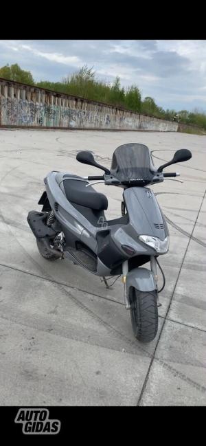 Grey Gilera Runner 2003 in Panevezys, with an engine capacity of 0.13 L and mileage of 12 thousand km for 1800 €, photo 4 on AUTOMOTO.COM.LV