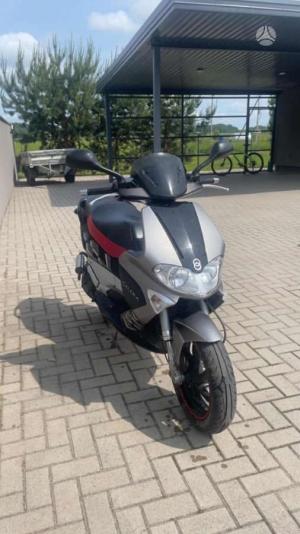 Pelēks Gilera Runner 2006 Mažeikiai, ar dzinēja tilpumu 0.00 L un nobraukumu 2 tūkst. km par 880 €, foto  vietnē AUTOMOTO.COM.LV