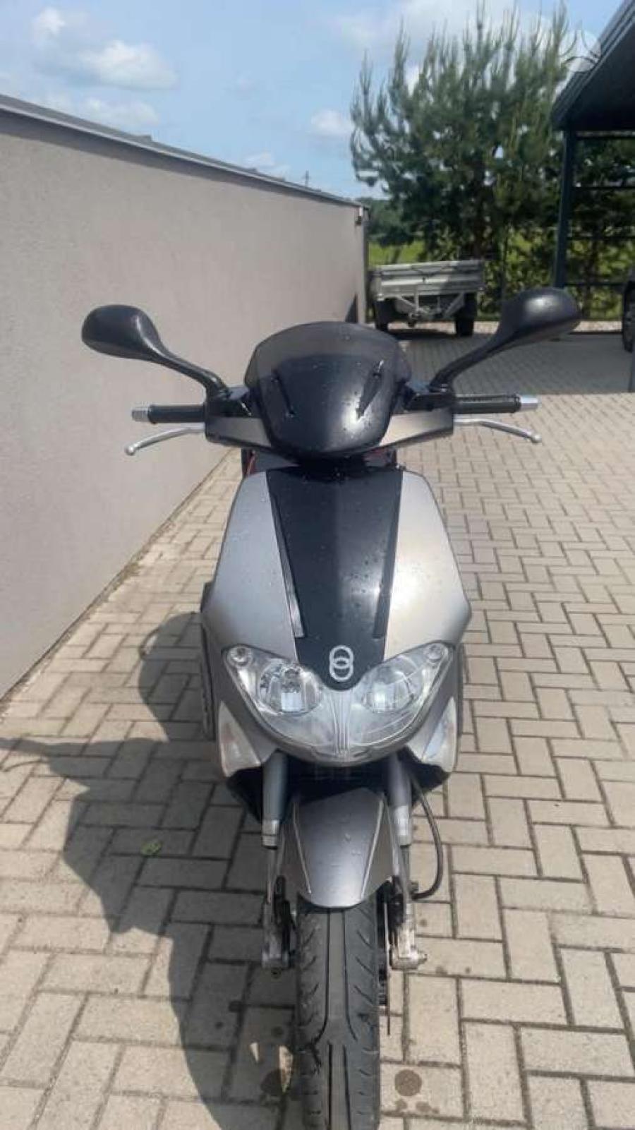 Pelēks Gilera Runner 2006 Mažeikiai, ar dzinēja tilpumu 0.00 L un nobraukumu 2 tūkst. km par 880 €, foto 3 vietnē AUTOMOTO.COM.LV