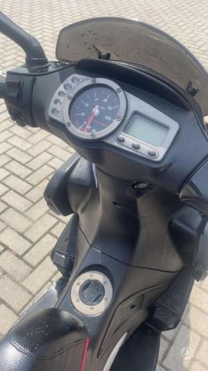 Pelēks Gilera Runner 2006 Mažeikiai, ar dzinēja tilpumu 0.00 L un nobraukumu 2 tūkst. km par 880 €, foto 5 vietnē AUTOMOTO.COM.LV