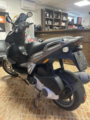 Серый Gilera Runner 2006 в Вильнюс, объемом двигателя 0.13 л и пробегом 9 тыс. км за 1350 €, фото 5 на AUTOMOTO.COM.LV
