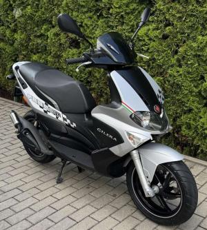 Grey Gilera Runner 2016 in Marijampole, with an engine capacity of 49.00 L and mileage of 13 thousand km for 1550 €, photo 4 on AUTOMOTO.COM.LV