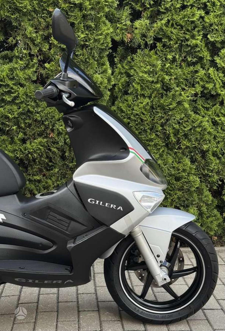 Grey Gilera Runner 2016 in Marijampole, with an engine capacity of 49.00 L and mileage of 13 thousand km for 1550 €, photo 9 on AUTOMOTO.COM.LV
