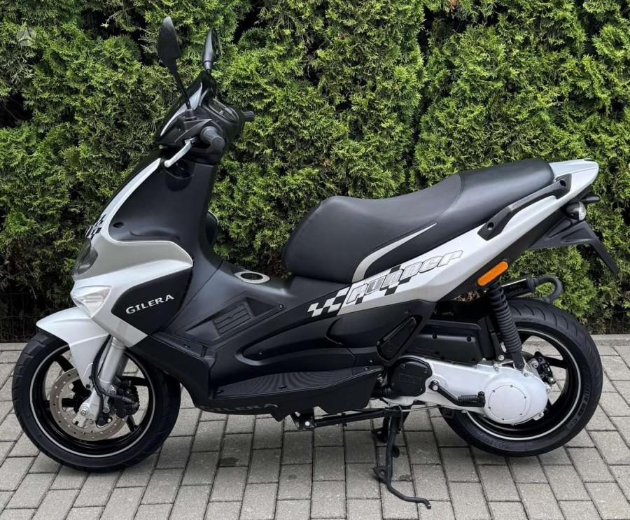 Grey Gilera Runner 2016 in Marijampole, with an engine capacity of 49.00 L and mileage of 13 thousand km for 1550 €, photo 25 on AUTOMOTO.COM.LV
