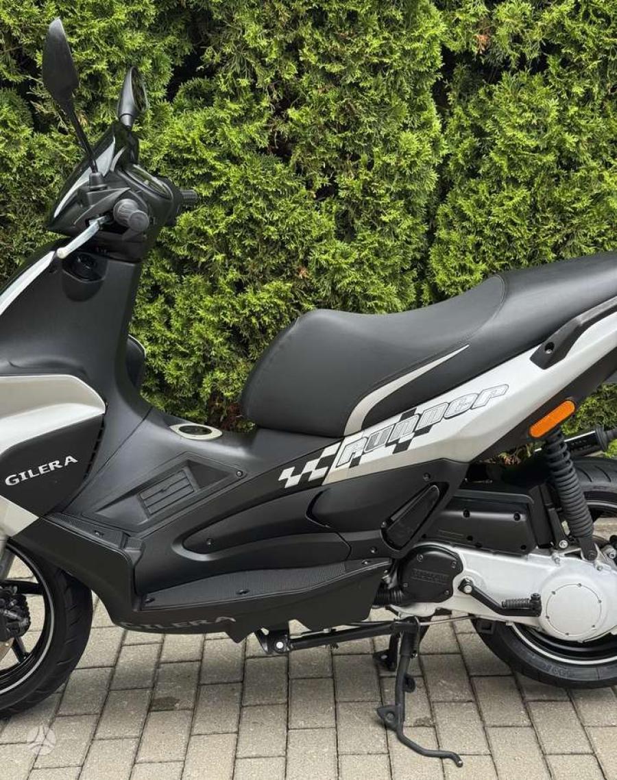 Grey Gilera Runner 2016 in Marijampole, with an engine capacity of 49.00 L and mileage of 13 thousand km for 1550 €, photo 28 on AUTOMOTO.COM.LV