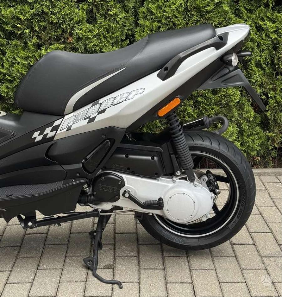 Grey Gilera Runner 2016 in Marijampole, with an engine capacity of 49.00 L and mileage of 13 thousand km for 1550 €, photo 29 on AUTOMOTO.COM.LV