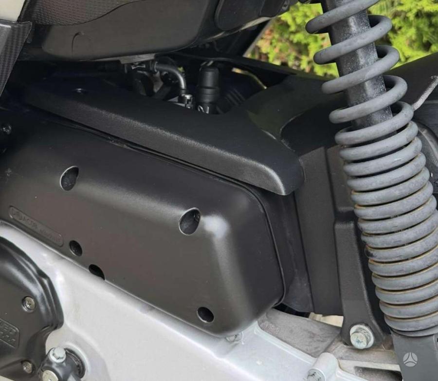 Grey Gilera Runner 2016 in Marijampole, with an engine capacity of 49.00 L and mileage of 13 thousand km for 1550 €, photo 31 on AUTOMOTO.COM.LV