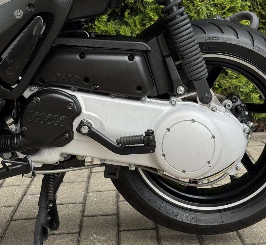 Grey Gilera Runner 2016 in Marijampole, with an engine capacity of 49.00 L and mileage of 13 thousand km for 1550 €, photo 32 on AUTOMOTO.COM.LV