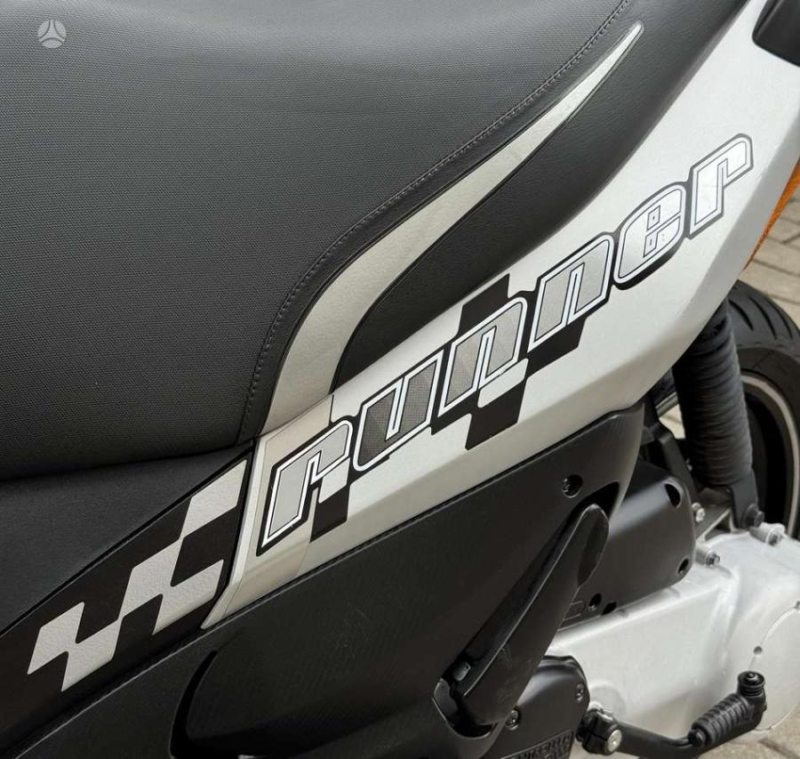 Grey Gilera Runner 2016 in Marijampole, with an engine capacity of 49.00 L and mileage of 13 thousand km for 1550 €, photo 33 on AUTOMOTO.COM.LV