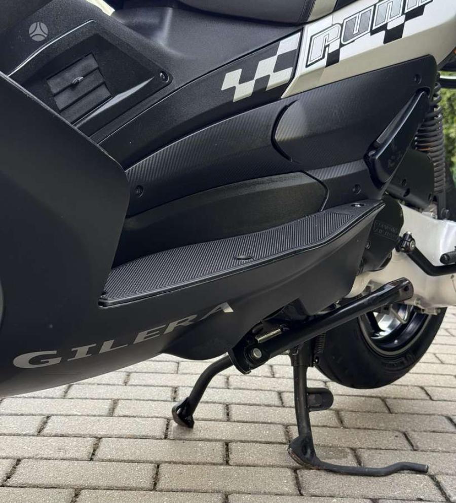 Grey Gilera Runner 2016 in Marijampole, with an engine capacity of 49.00 L and mileage of 13 thousand km for 1550 €, photo 38 on AUTOMOTO.COM.LV