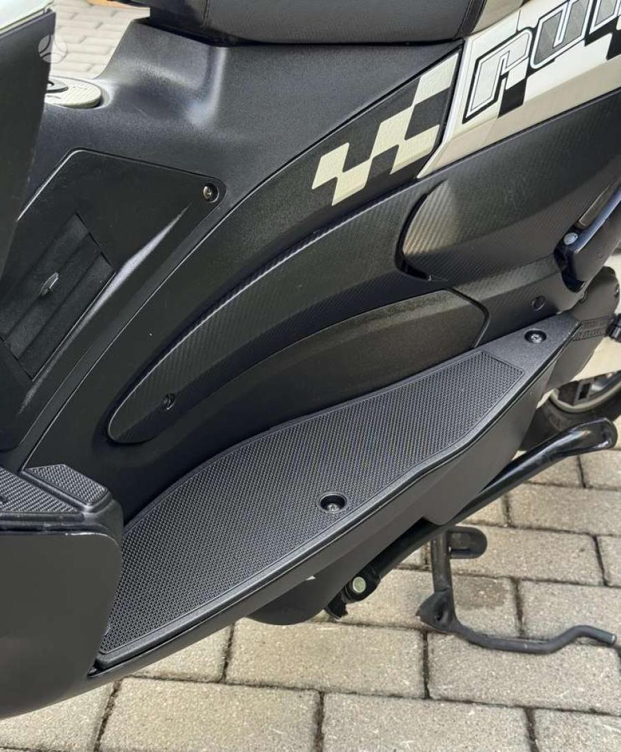 Grey Gilera Runner 2016 in Marijampole, with an engine capacity of 49.00 L and mileage of 13 thousand km for 1550 €, photo 39 on AUTOMOTO.COM.LV