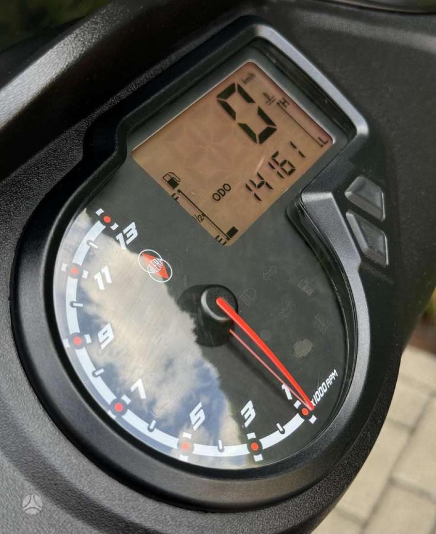 Grey Gilera Runner 2016 in Marijampole, with an engine capacity of 49.00 L and mileage of 13 thousand km for 1550 €, photo 49 on AUTOMOTO.COM.LV