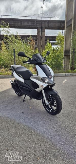 Серый Gilera Runner 2017 в Юрбаркас, объемом двигателя 0.05 л и пробегом 12 тыс. км за 2100 €, фото  на AUTOMOTO.COM.LV