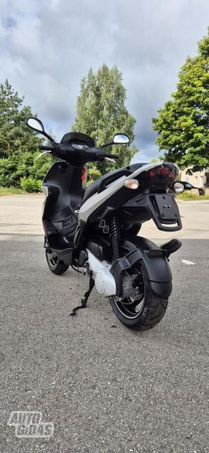 Pelēks Gilera Runner 2017 Jurbarkas, ar dzinēja tilpumu 0.05 L un nobraukumu 12 tūkst. km par 2100 €, foto 6 vietnē AUTOMOTO.COM.LV