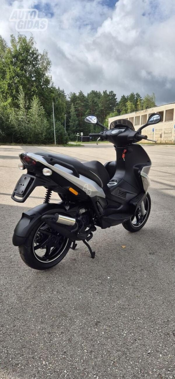 Серый Gilera Runner 2017 в Юрбаркас, объемом двигателя 0.05 л и пробегом 12 тыс. км за 2100 €, фото 6 на AUTOMOTO.COM.LV