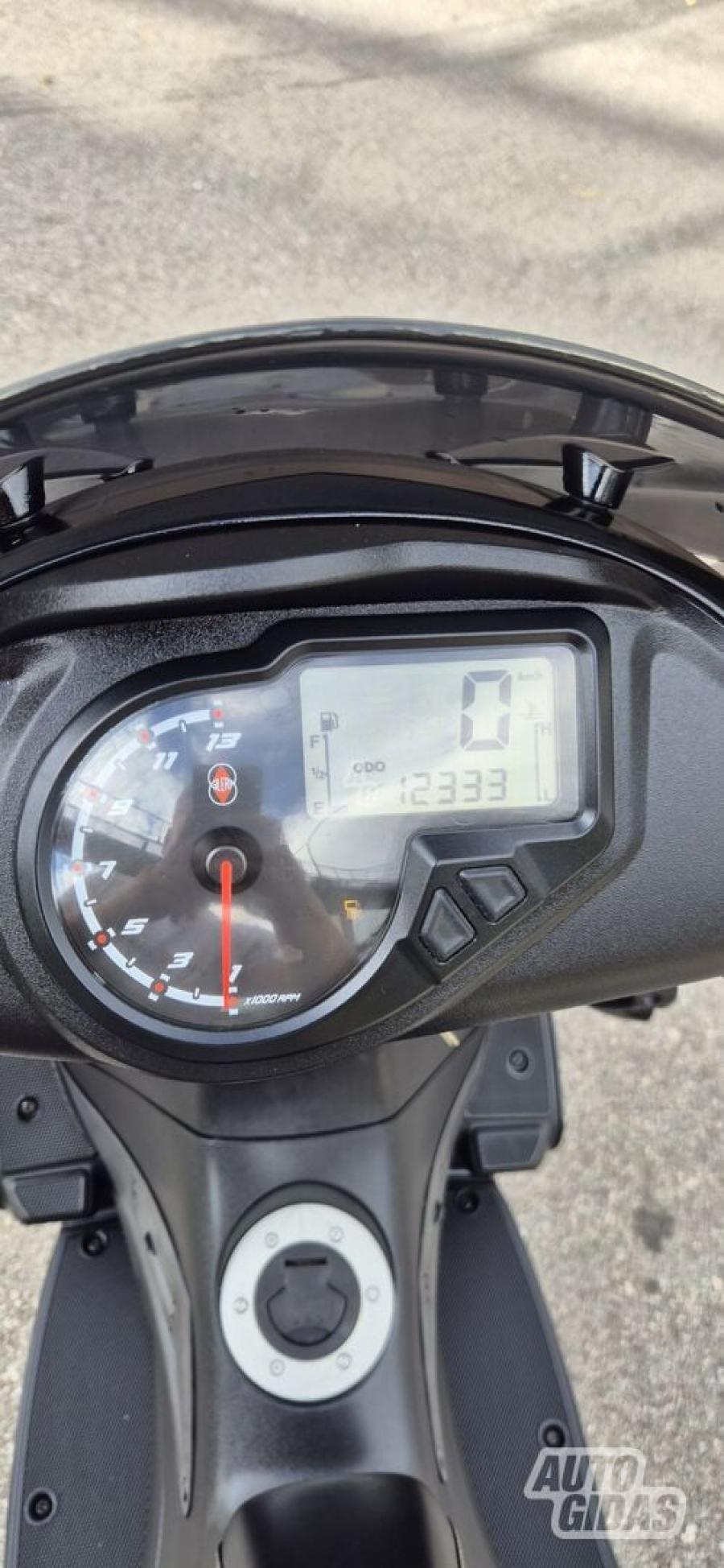 Pelēks Gilera Runner 2017 Jurbarkas, ar dzinēja tilpumu 0.05 L un nobraukumu 12 tūkst. km par 2100 €, foto 8 vietnē AUTOMOTO.COM.LV